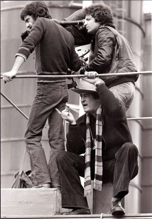 Press still from TRAGEDY OF A RIDICULOUS MAN (1981)