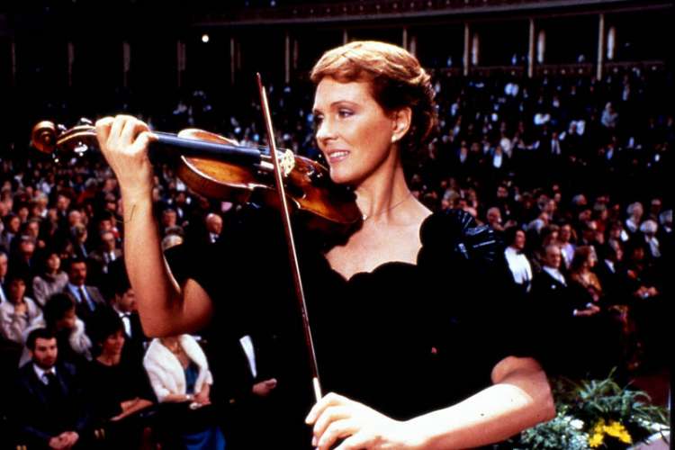 Diapositive du film DUO POUR UNE SOLISTE (1986)