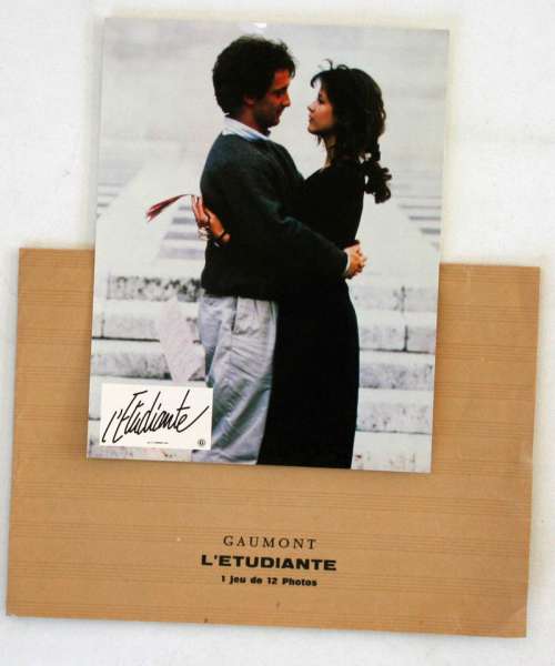 Photo d'exploitation du film L'ÉTUDIANTE (1988)