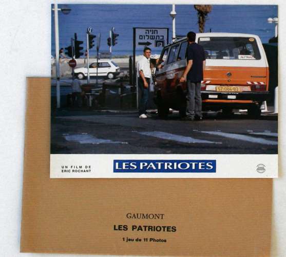 9 photos d'exploitation du film LES PATRIOTES (1994)