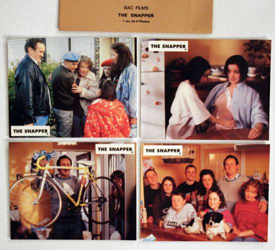 8 photos d'exploitation du film THE SNAPPER (1993)