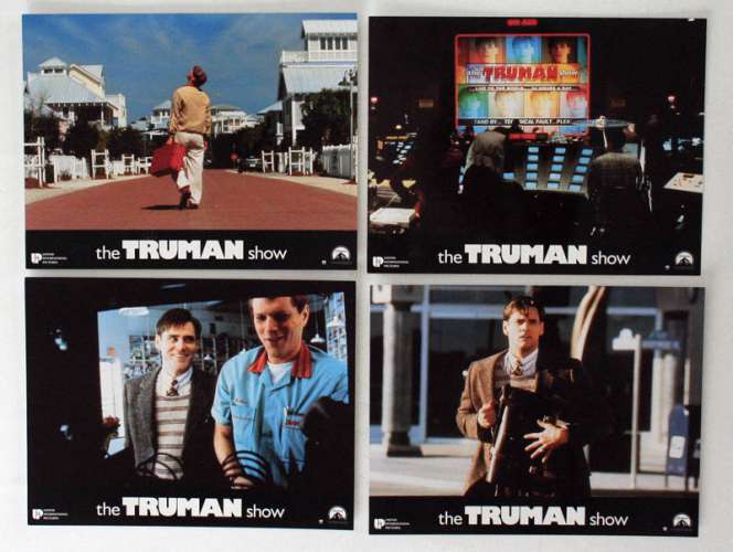 12 movie stills from THE TRUMAN SHOW (1998)