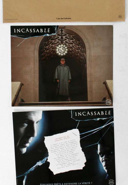 8 photos d'exploitation du film INCASSABLE (2000)